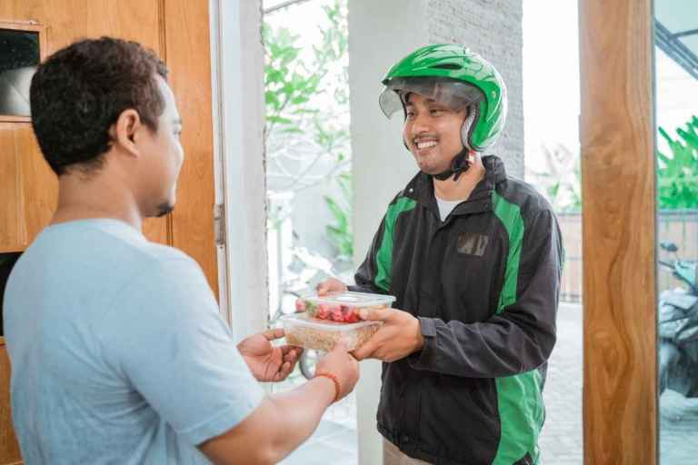 Aplikasi Makanan Online: Manfaat dan Contoh Terpopuler - Nutapos